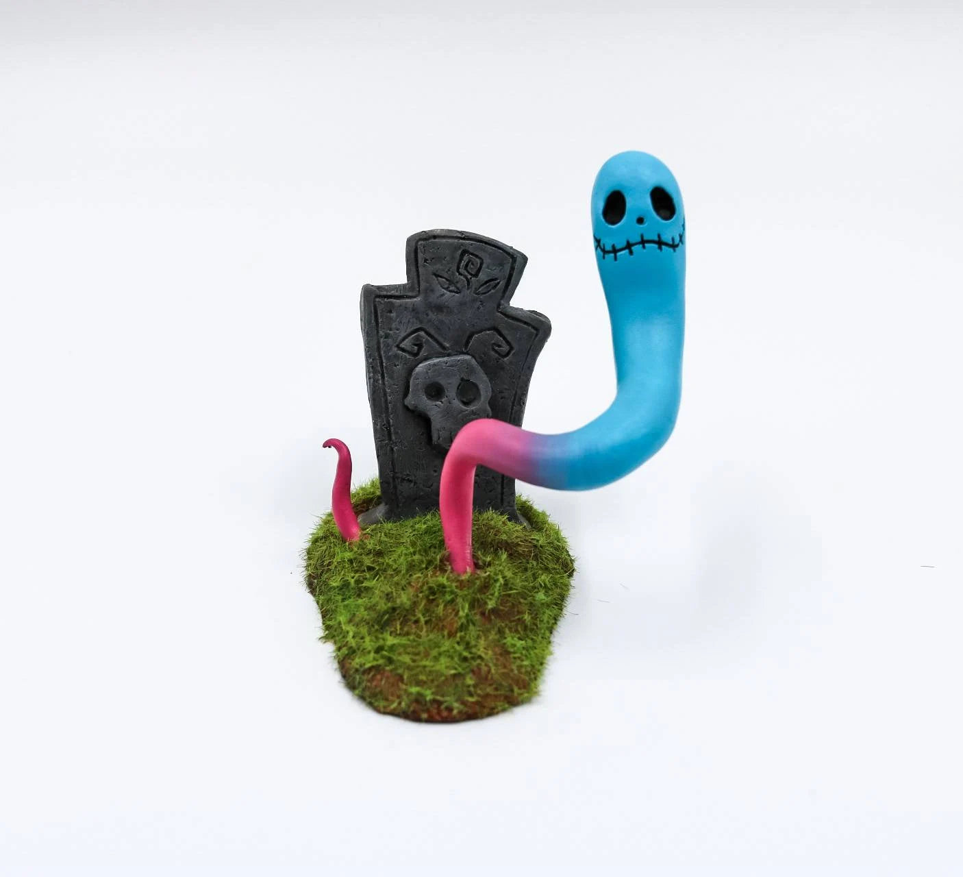 Graveyard Ghost Sculpture – Handmade Polymer Clay Halloween Décor – Dactyl